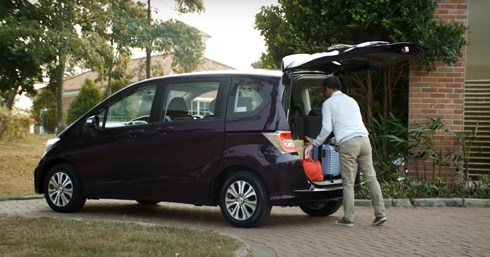 Harga Mobil Bekas Honda Freed Stabil, MPV Anti Mainstream Idola Mama ...