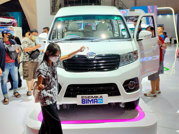 Niatnya Kenalkan Merek, Esemka Berhasil Jual Puluhan Mobil di IIMS 2023 ...