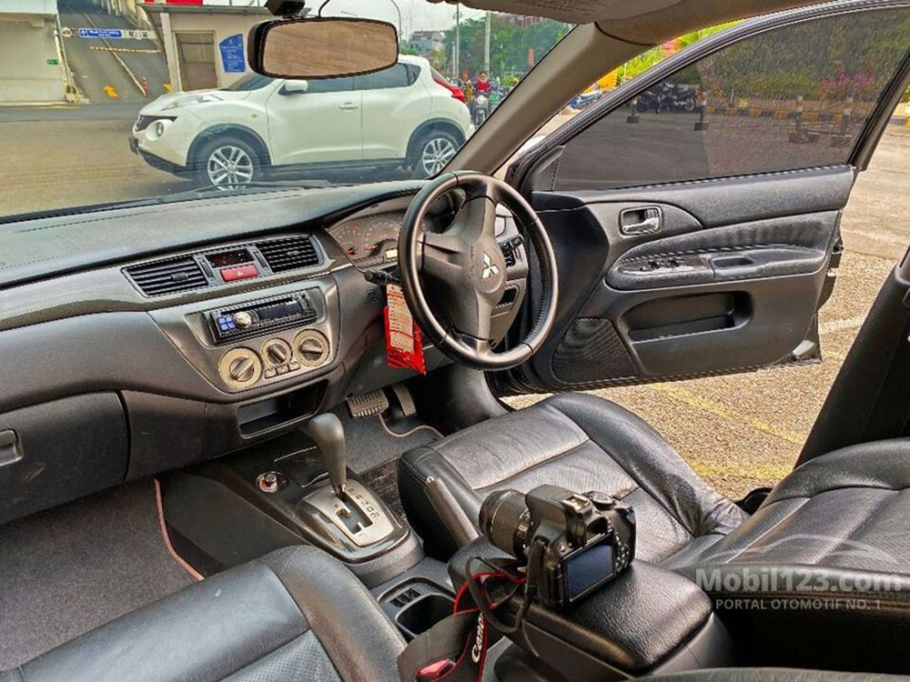 Mitsubishi Lancer Bekas 2010 ini Bisa Bayar DP Pakai Motor - Mobil ...