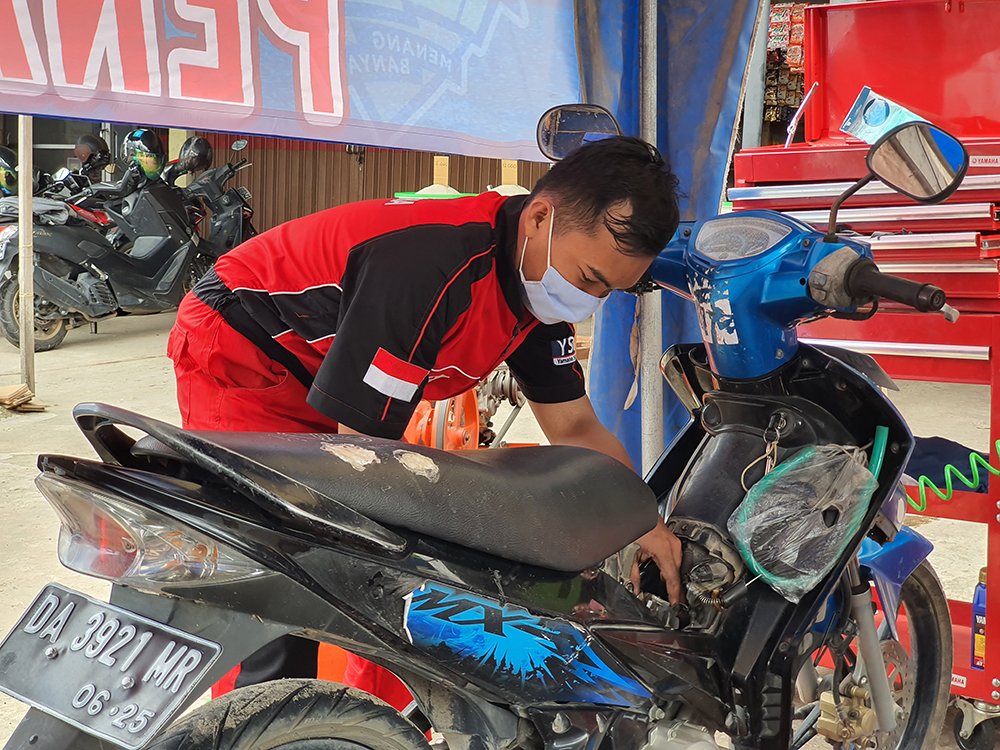 Yamaha Buka Posko Servis Gratis di Lokasi Banjir Kalimantan - Berita ...