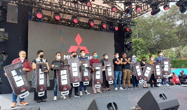 Mitsubishi Serahkan New Xpander Cross ke 50 Konsumen Pertama - Berita Otomotif | Mobil123