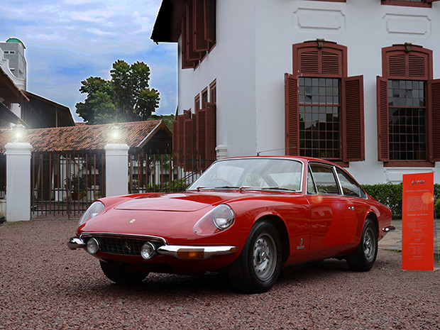 Ferrari ‘Merahkan’ Gedung Arsip Nasional - Berita Otomotif - Mobil123.com