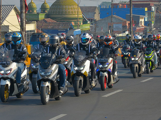 Ini Cara Unik Komunitas Motor Berbagi di Hari Kemerdekaan RI ke-75 ...