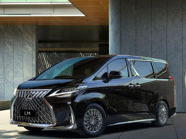 Hotman Paris Baru Beli Toyota Alphard Versi Lexus, Pamer di Instagram ...