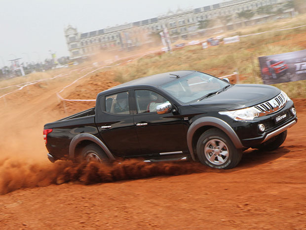 6 Reasons Why We Still Love Mitsubishi Triton - Mobil Baru - Mobil123.com