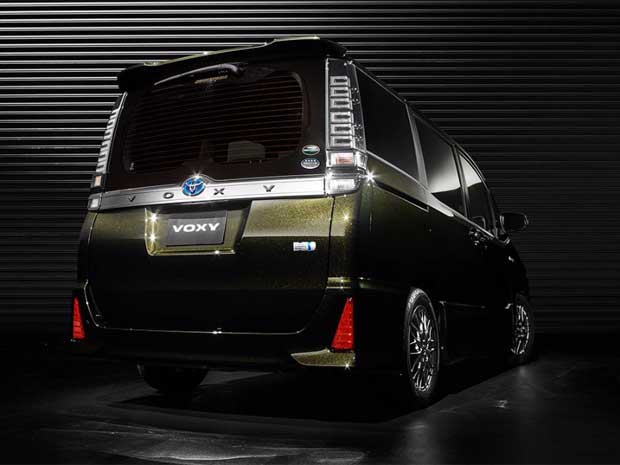 Harga New Toyota Voxy Mulai Rp 300 jutaan - Mobil Baru - Mobil123.com