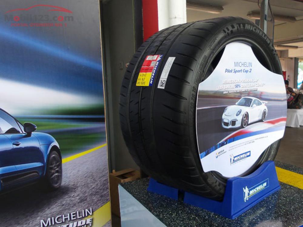 Dua Ban Baru Michelin untuk Kencani Performa Mobil Porsche - Berita ... Dua Ban Baru Michelin untuk Kencani Performa Mobil Porsche - Berita ...