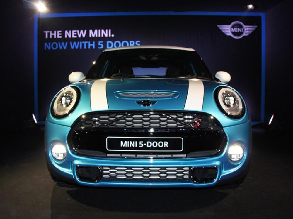 MINI 5-Pintu, Mobil Kecil Pelopor Teknologi - Berita Otomotif | Mobil123