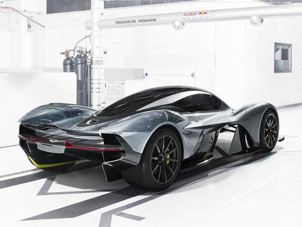 Hypercar Aston Martin Laris Manis - Mobil Baru - Mobil123.com