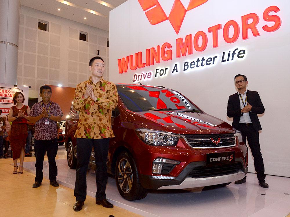 Wuling Motors Resmikan 3 Dealer Sekaligus di Surabaya - Berita Otomotif ...