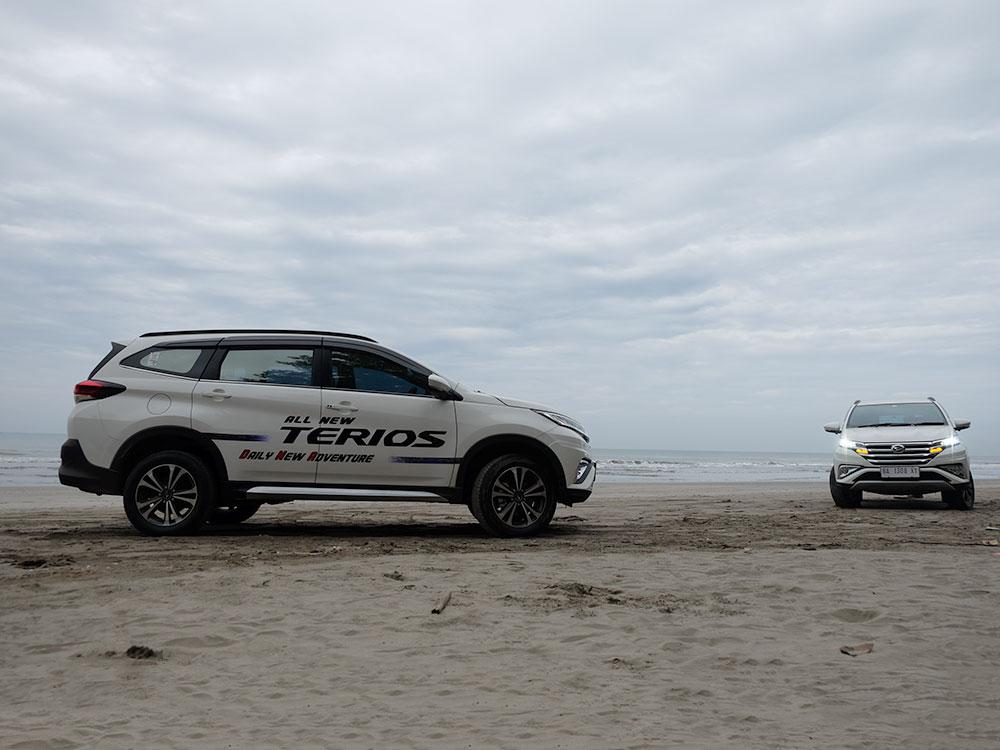 Video Test Drive All-new Daihatsu Terios - Review | Mobil123