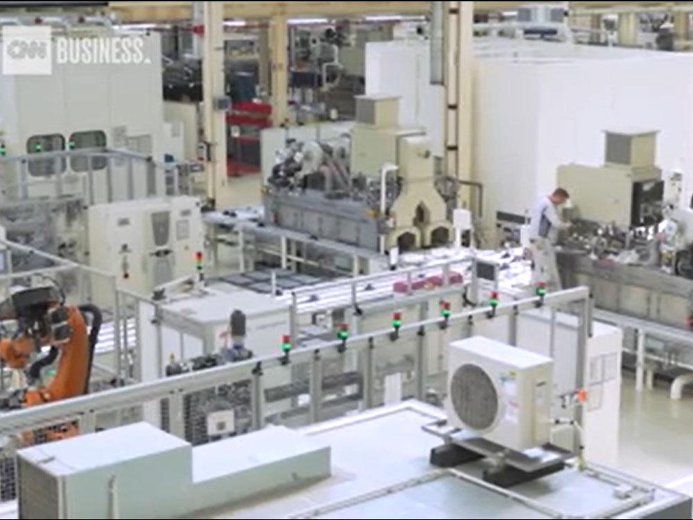 Lama Tutup karena Corona, Pabrik Mobil Terbesar di Dunia Beroperasi ...