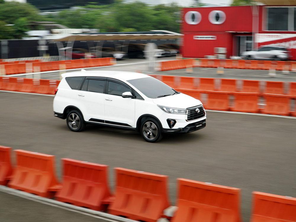 Harga Toyota Kijang Innova Facelift Naik Jutaan Rupiah, Berikut ...