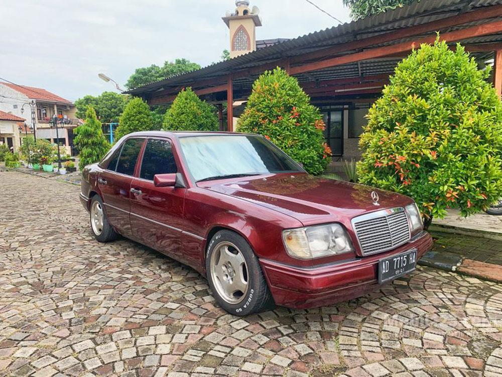 Bermewah-mewahan Modal Rp35 Juta, Cek Mercy ‘Boxer’ Bekas 1988 Ini ...