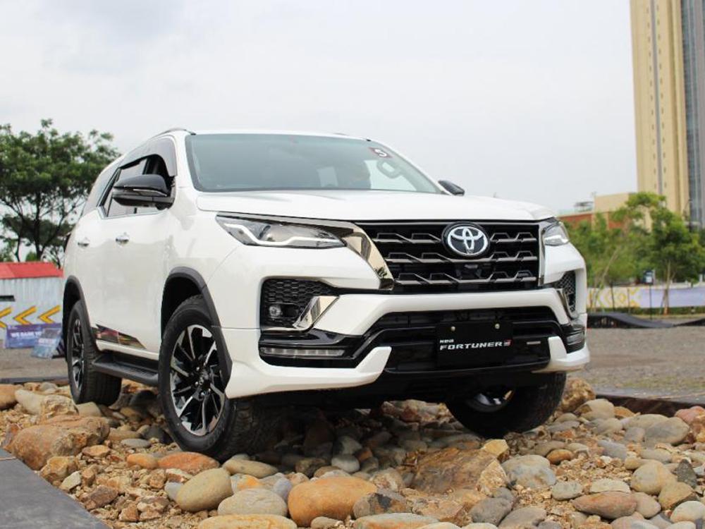 Harga Fortuner & Innova Diesel Naik Belasan Juta Rupiah! Ini Pemicunya ...