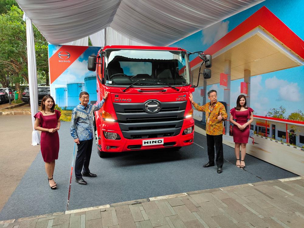 Hino Bikin Truk Tangki BBM Pertamina Versi Baru yang Lebih Aman - Mobil ...